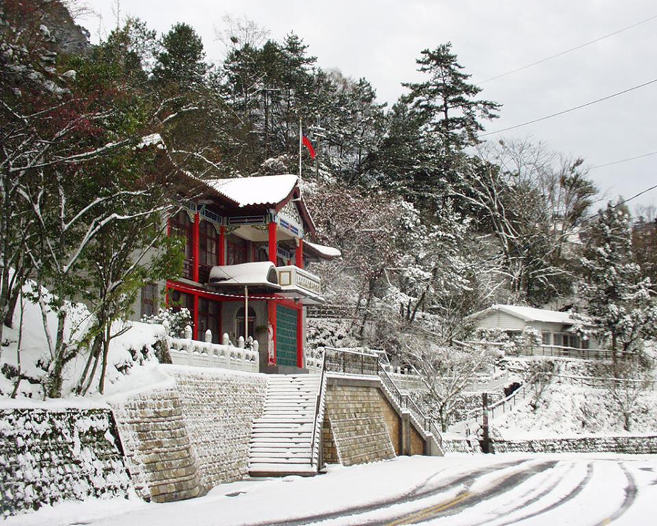 Tri-Mountain National Scenic Area - Lishan Visitor Center > Taichung ...