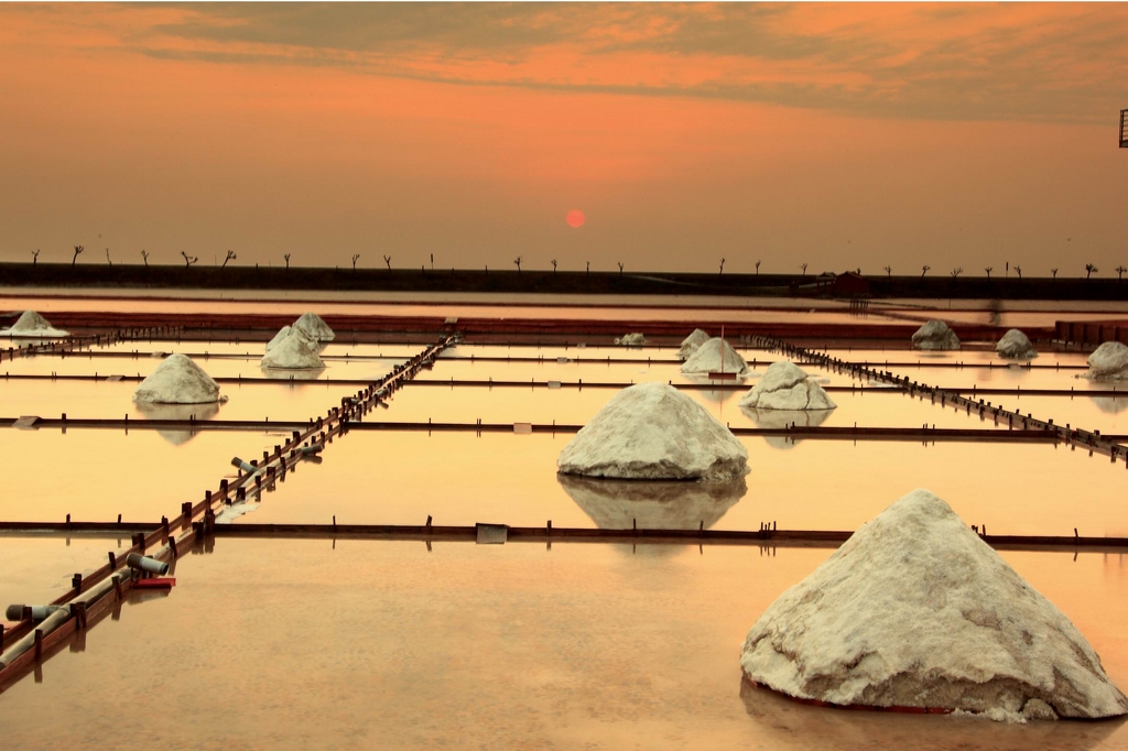 Jingzaijiao Tile-paved Salt Fields > Tainan City > Tourism ...
